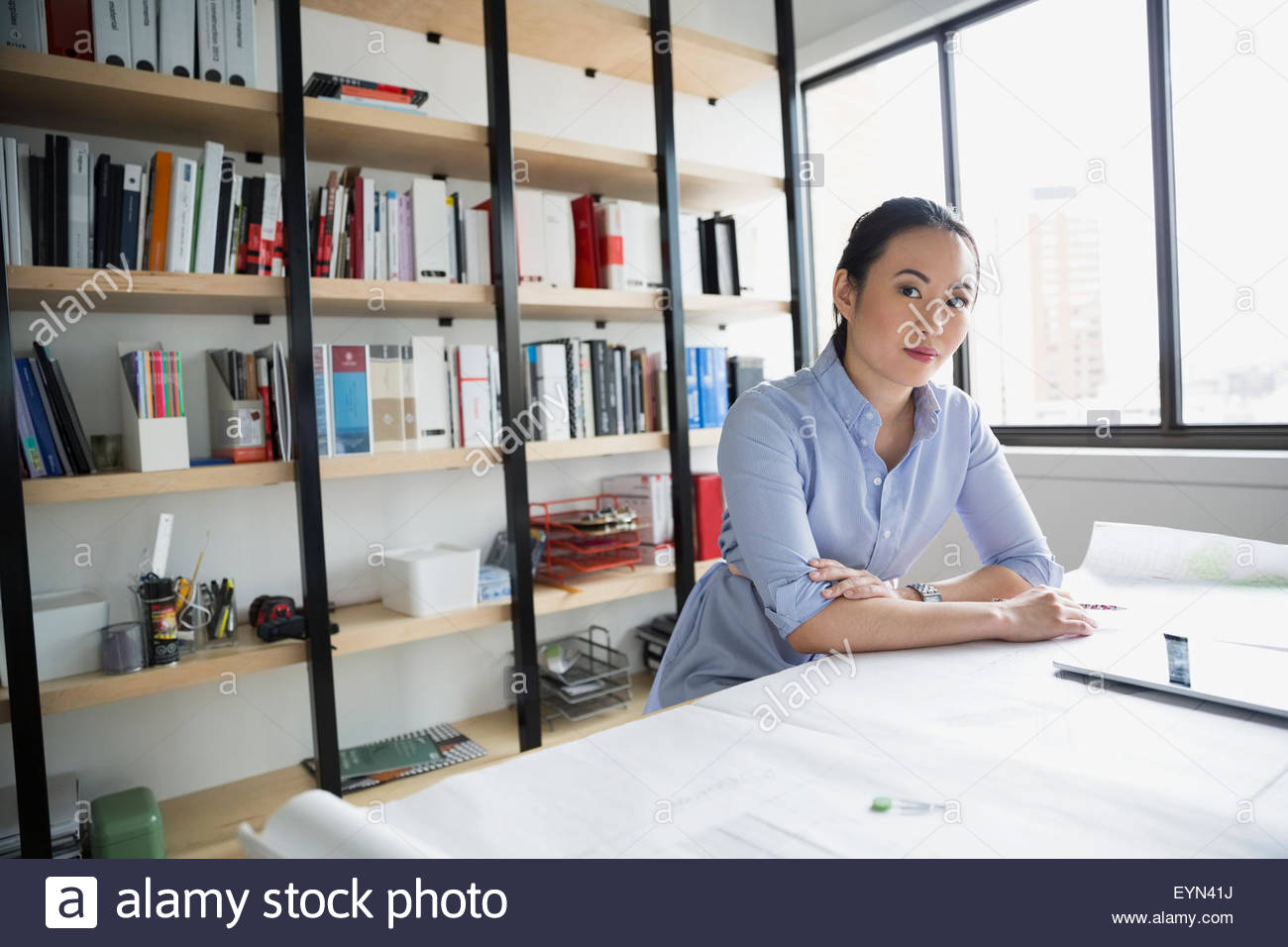 Woman drafting table hi-res stock photography and images - Alamy