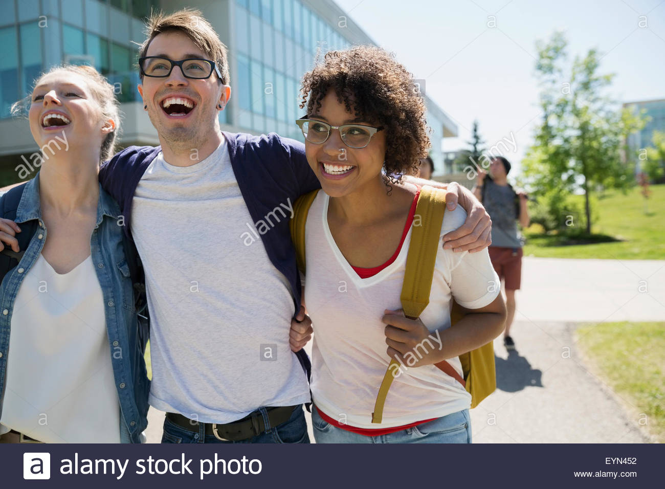College students hugging on campus hi-res stock photography and images - Alamy