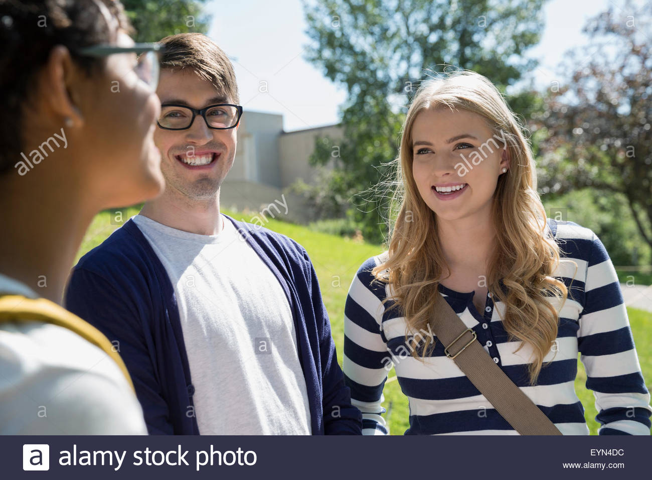 Sunny college campus hi-res stock photography and images - Alamy