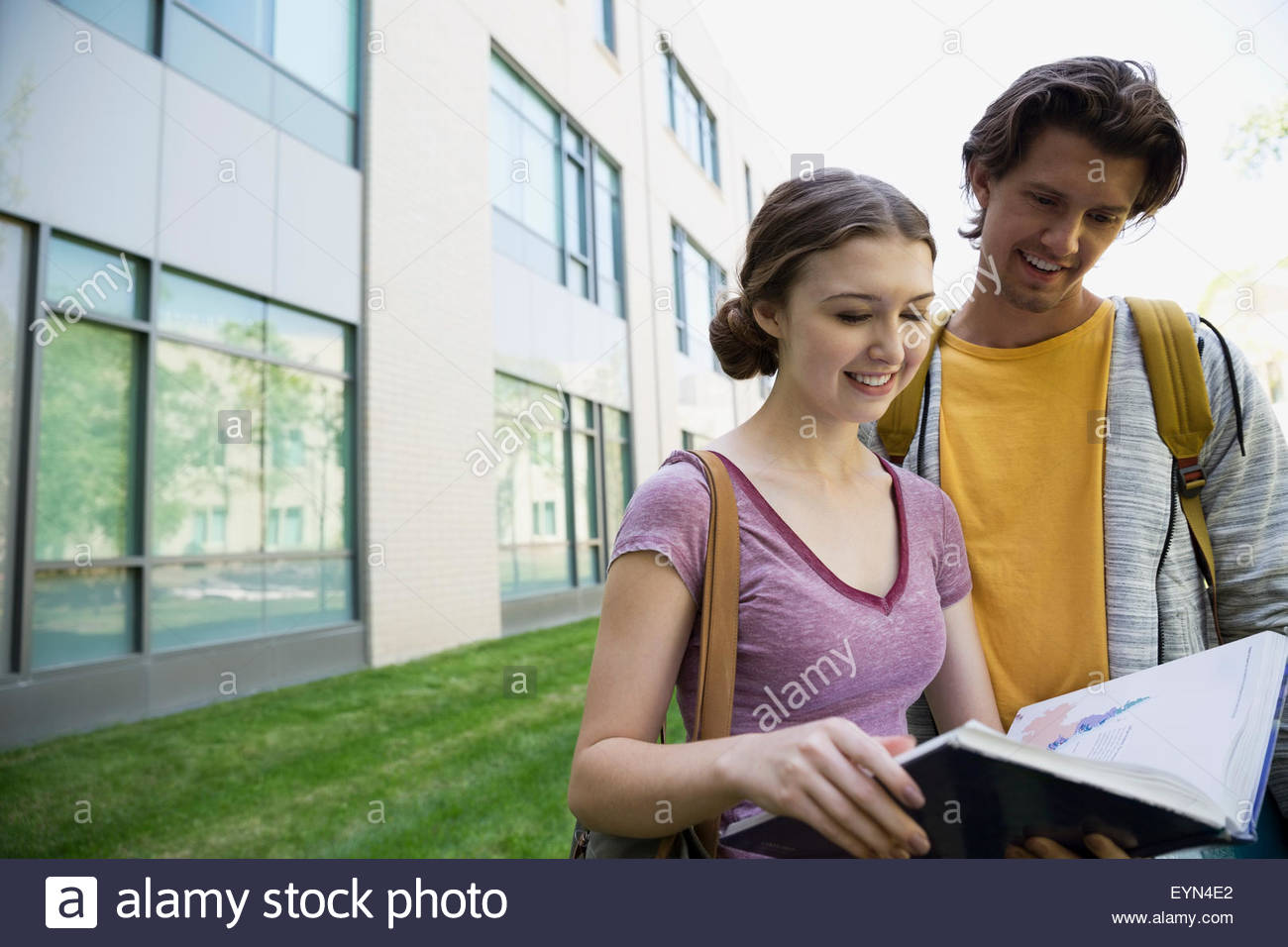 College student reading textbook hi-res stock photography and images ...