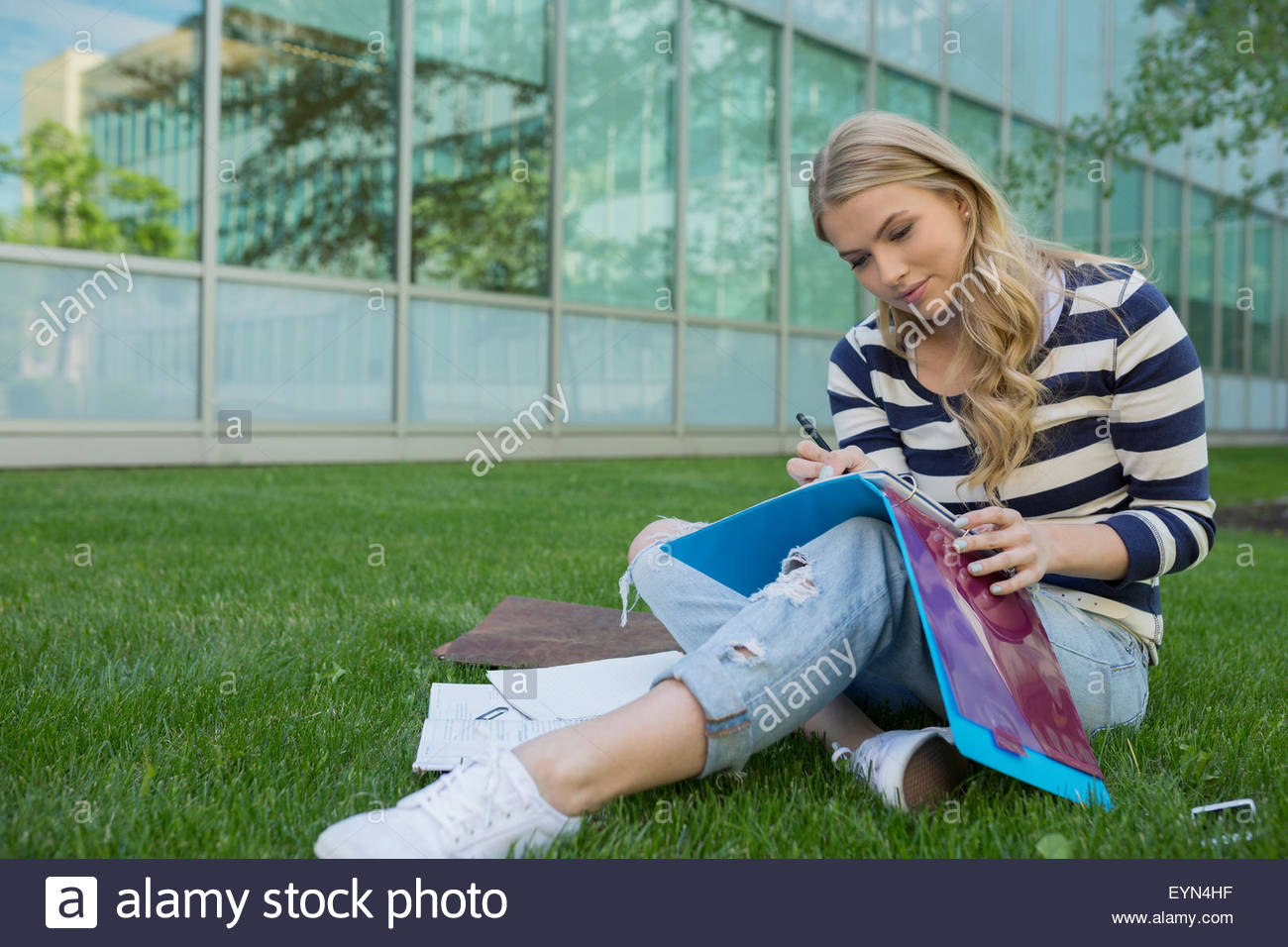 Real life student hi-res stock photography and images - Alamy