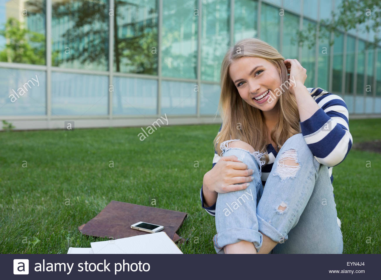 College student studying on campus hi-res stock photography and images ...