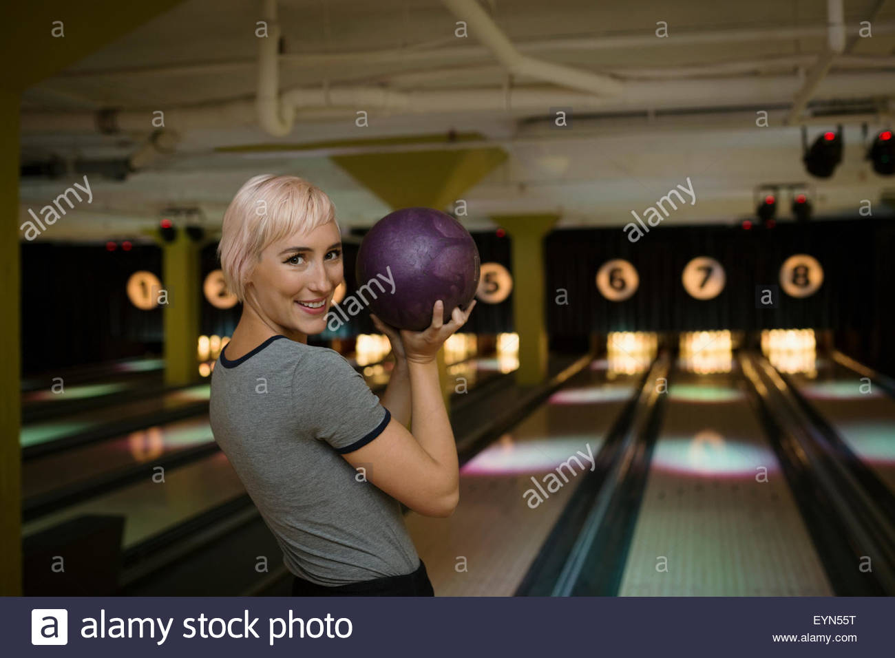 Woman pin up hair hi-res stock photography and images - Alamy