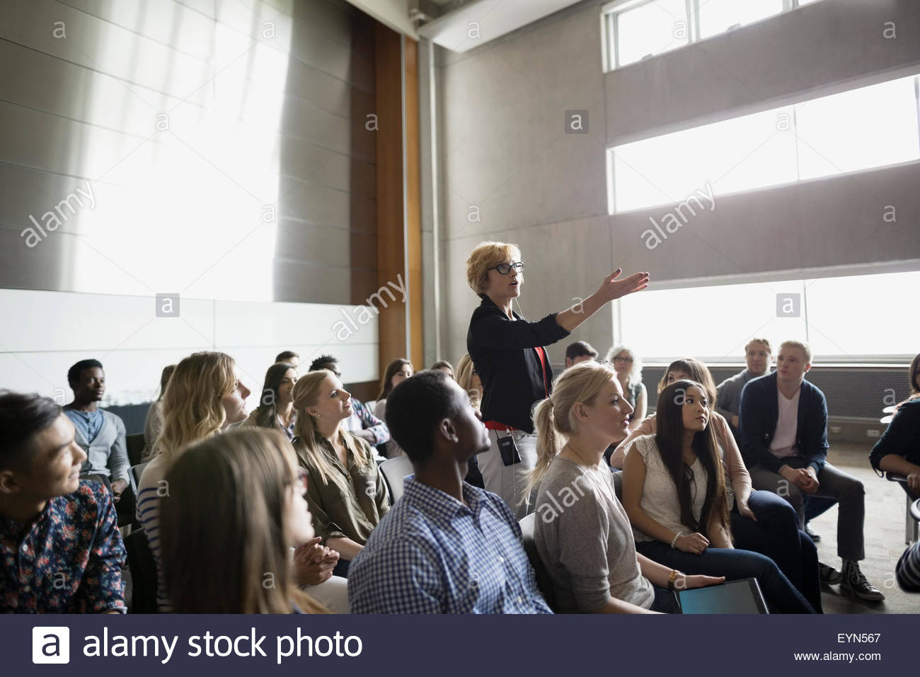 College lecture hall hi-res stock photography and images - Alamy