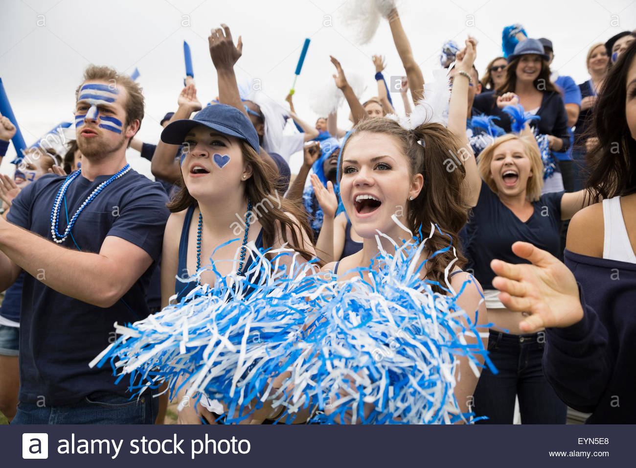 Sports Crowd Cheering Stock Photos & Sports Crowd Cheering Stock Images ...