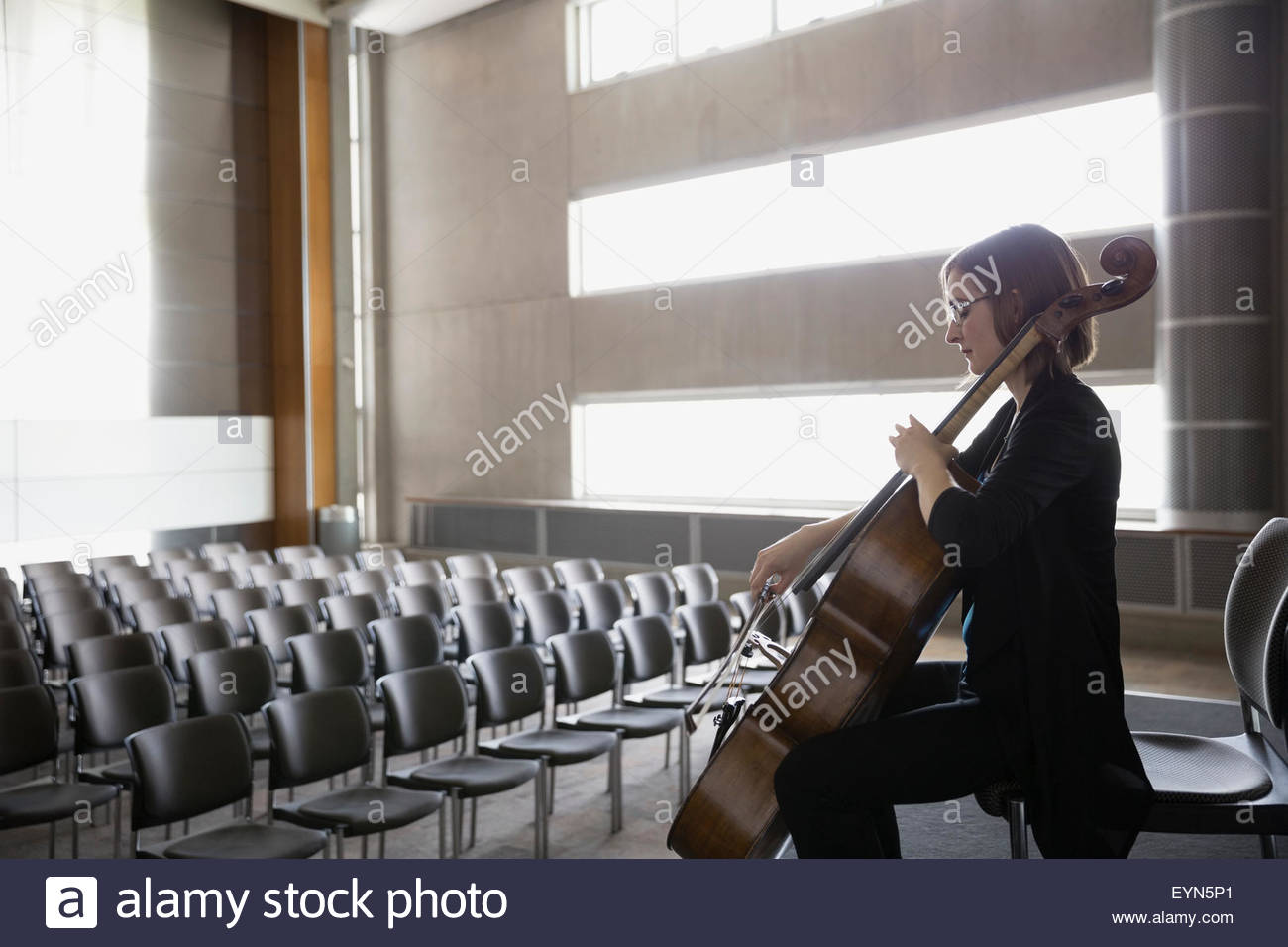 Empty lecture hall Stock Photo - Alamy
