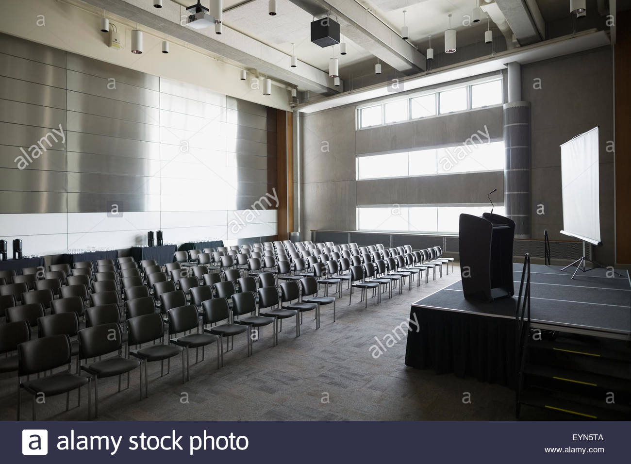 Empty auditorium hi-res stock photography and images - Alamy