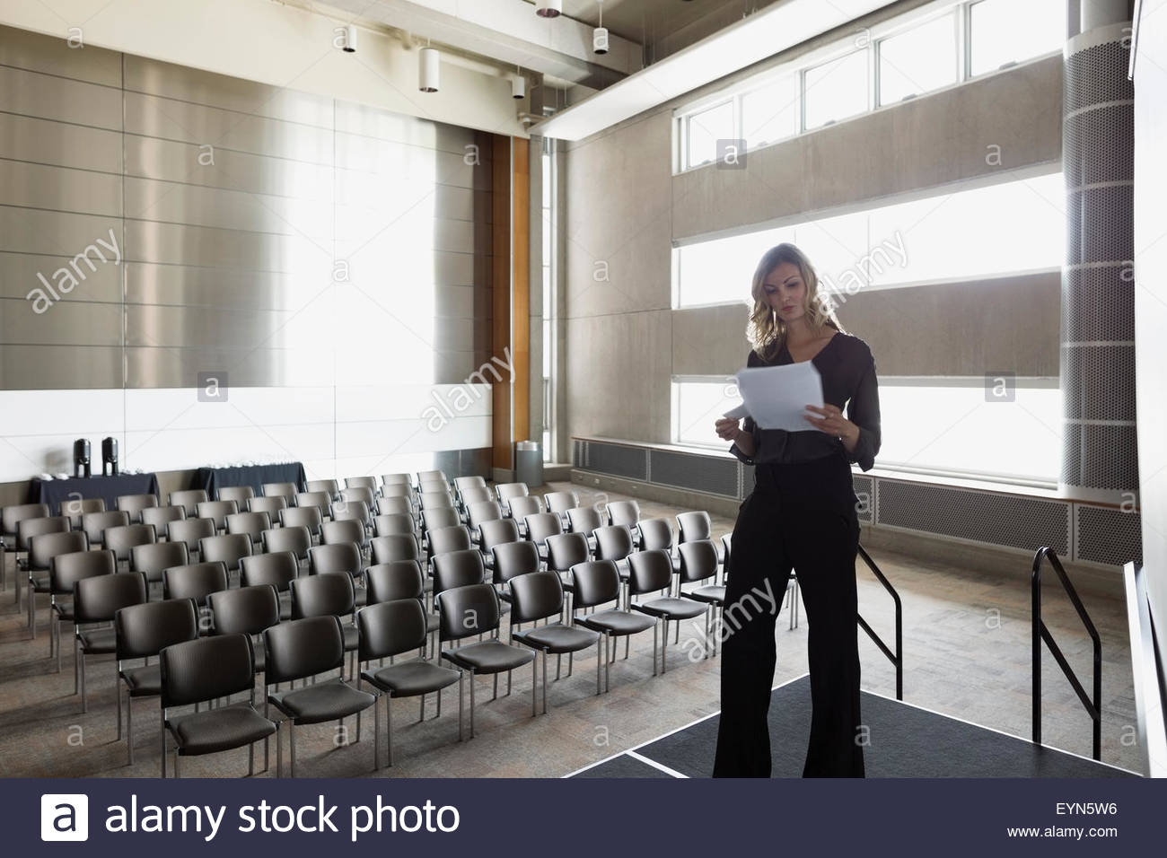 Speaker notes stage hi-res stock photography and images - Alamy