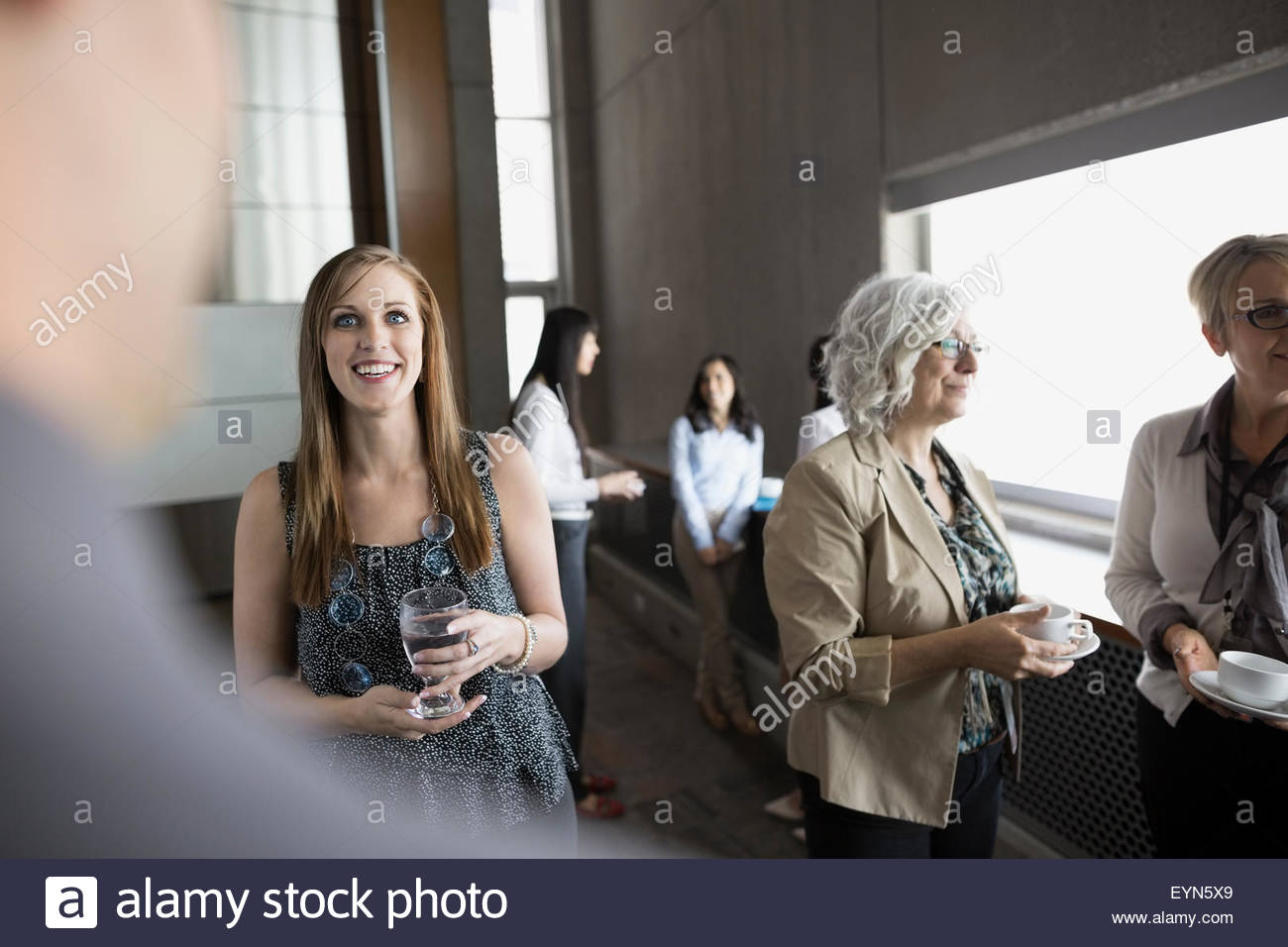 Auditorium people hi-res stock photography and images - Alamy