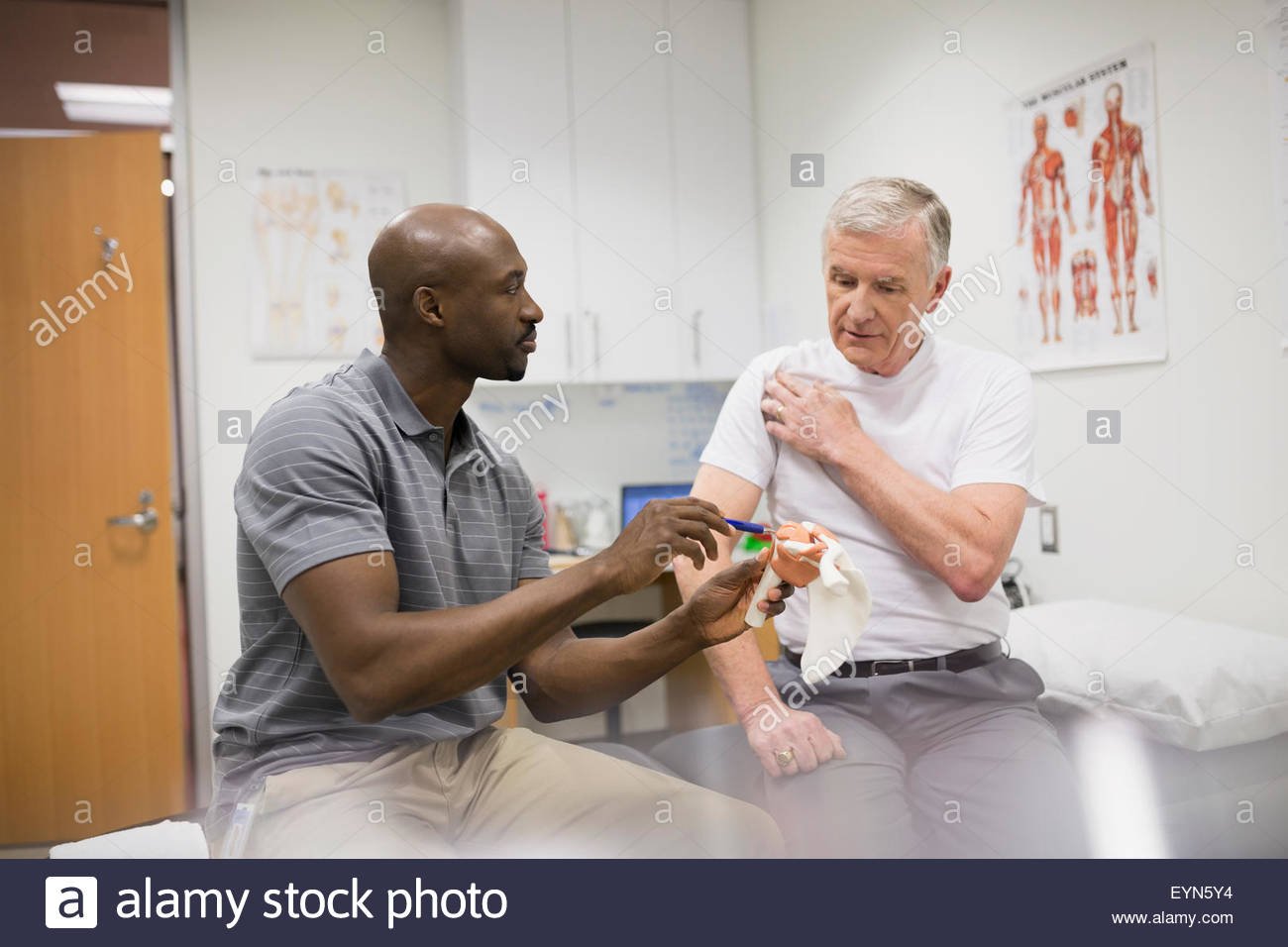Physical pain hi-res stock photography and images - Alamy