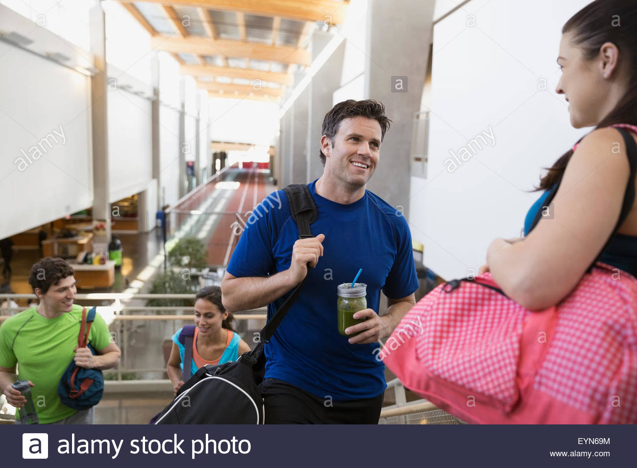 Body talking hi-res stock photography and images - Alamy
