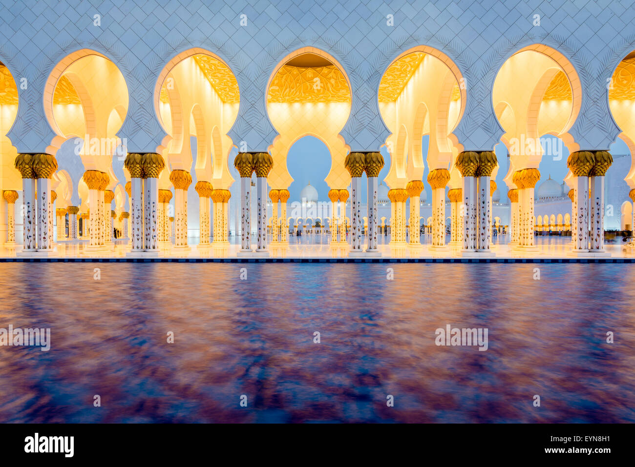 Grand Mosque, Abu Dhabi, United Arab Emirates Stock Photo - Alamy