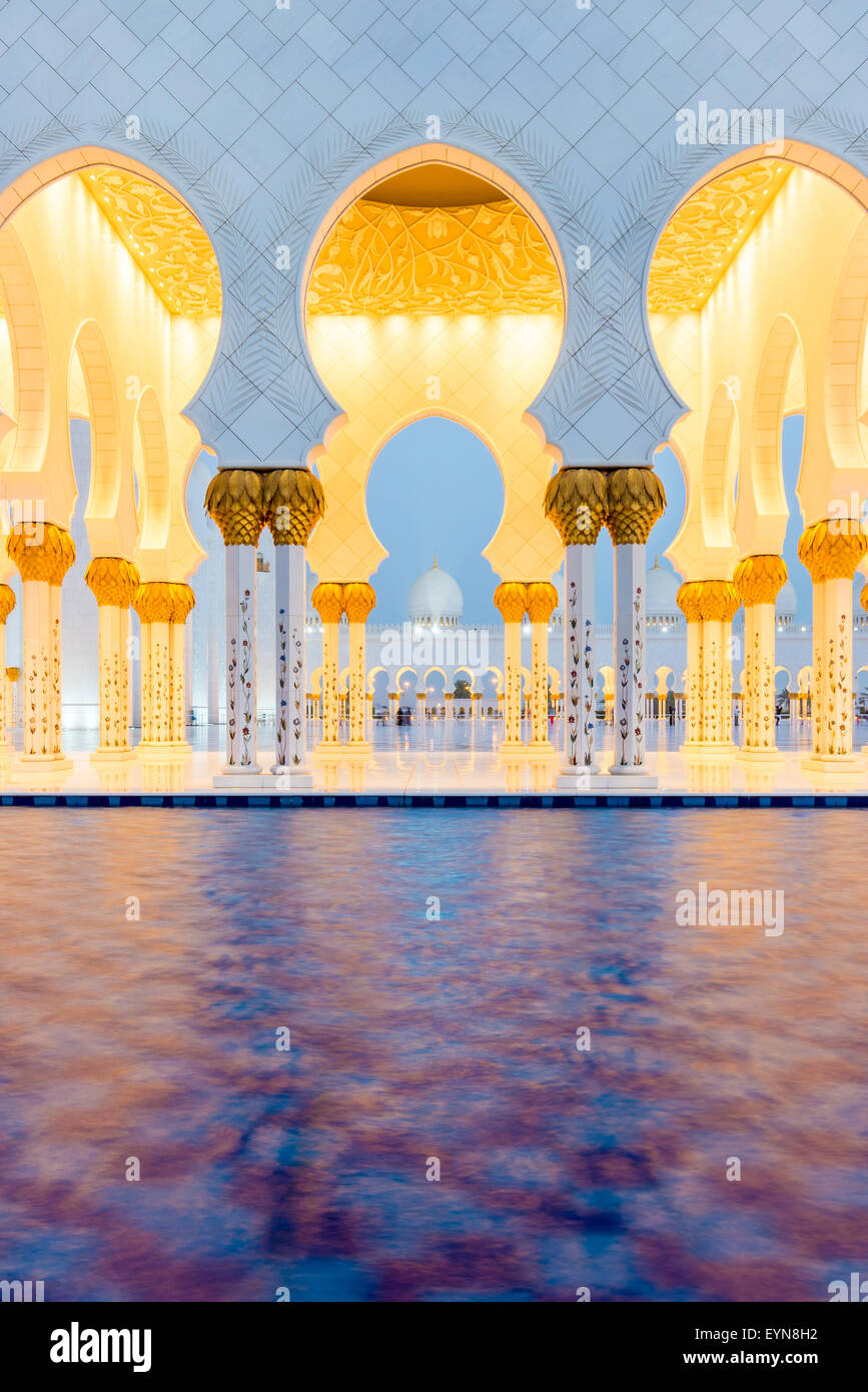 Grand Mosque, Abu Dhabi, United Arab Emirates Stock Photo - Alamy