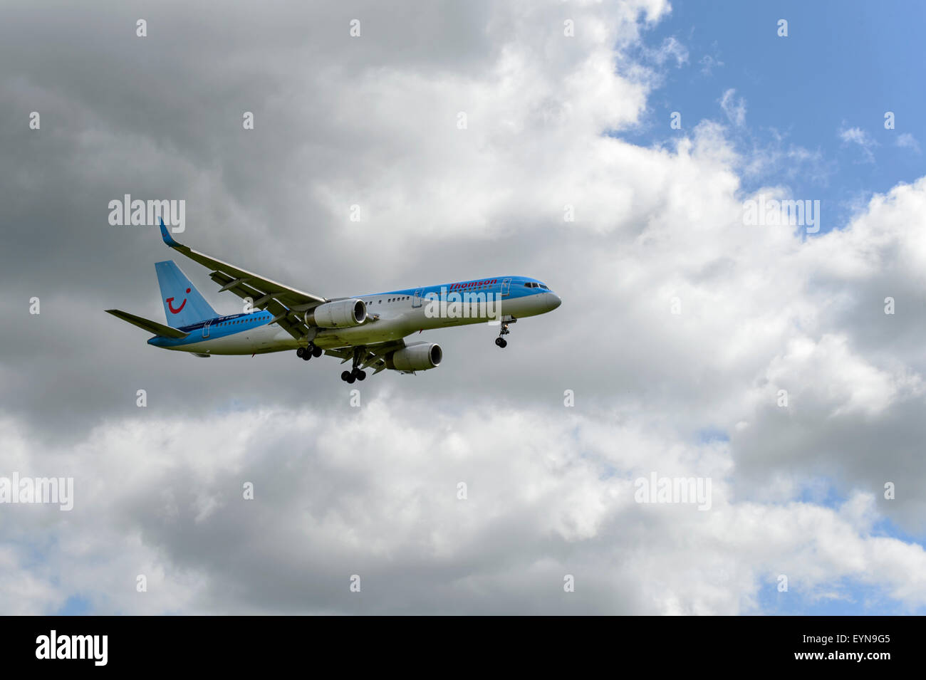 Thompson Holidays Boeing 757 landing at Bristol International Airport ...
