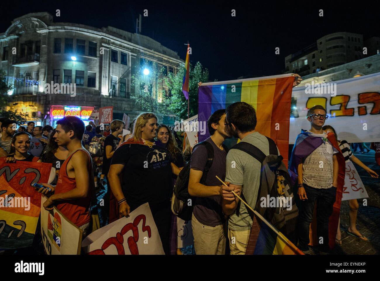 Two kiss during gay pride hi-res stock photography and images - Alamy