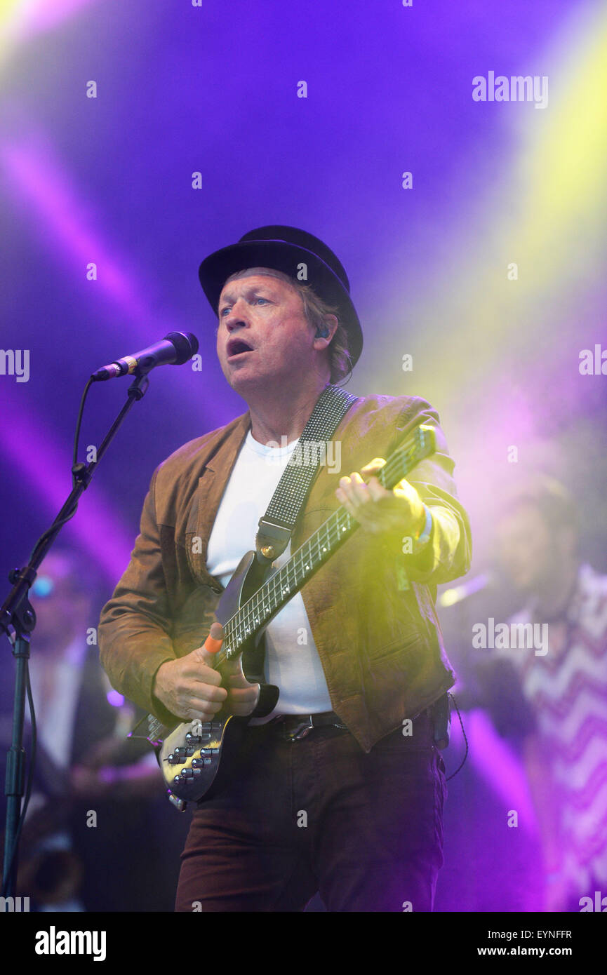 Level 42 lead singer mark hi-res stock photography and images - Alamy