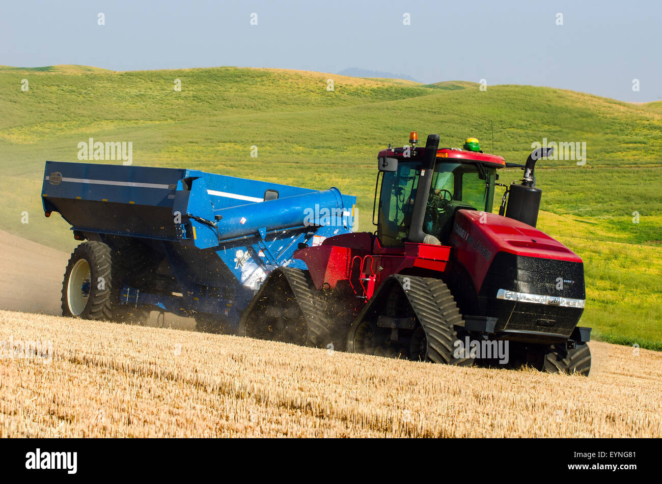 Tractor grain cart case quadtrac hi-res stock photography and images ...