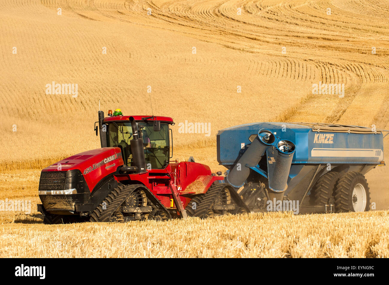 Tractor grain cart case quadtrac hi-res stock photography and images ...