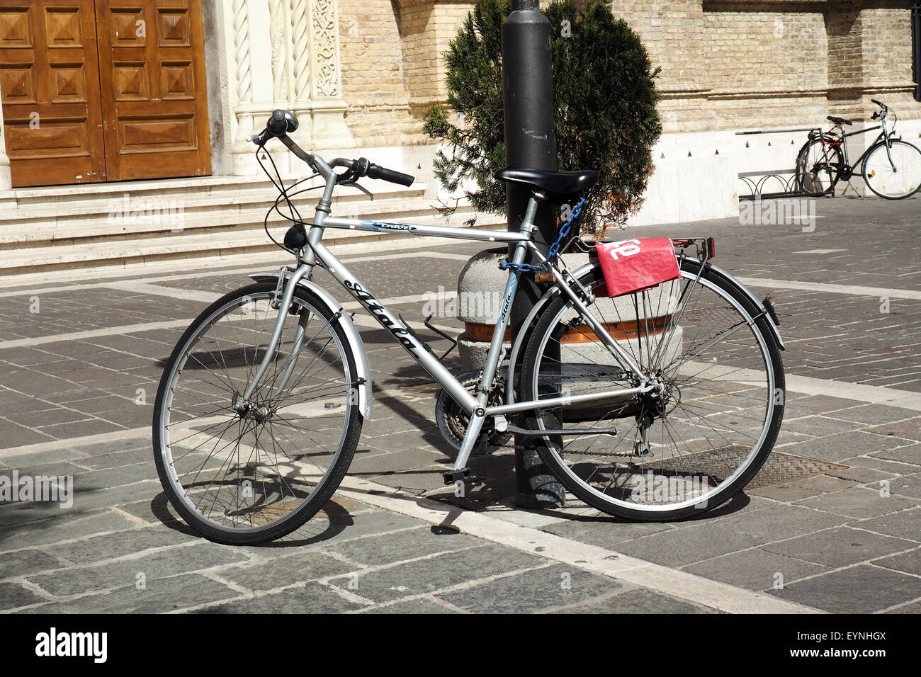 Chained to a pole hi-res stock photography and images - Alamy