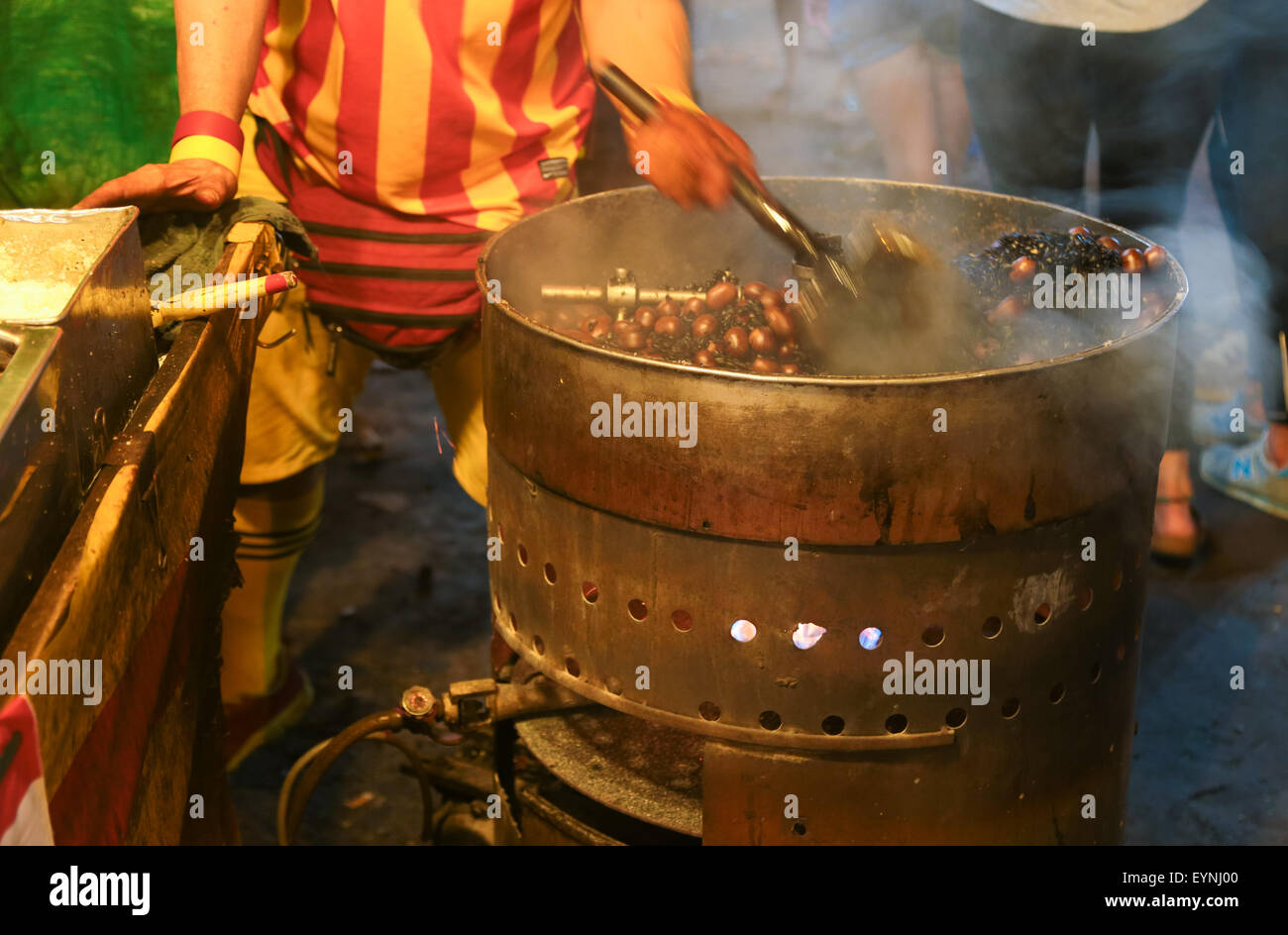 Chestnut roasting hi-res stock photography and images - Alamy