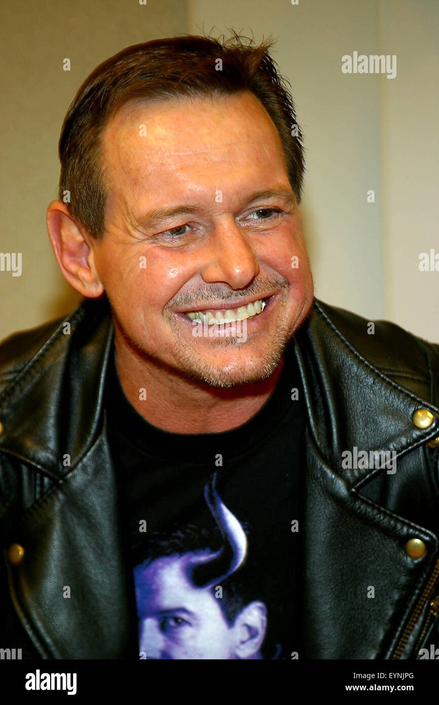 Roddy piper wrestler hi-res stock photography and images - Alamy