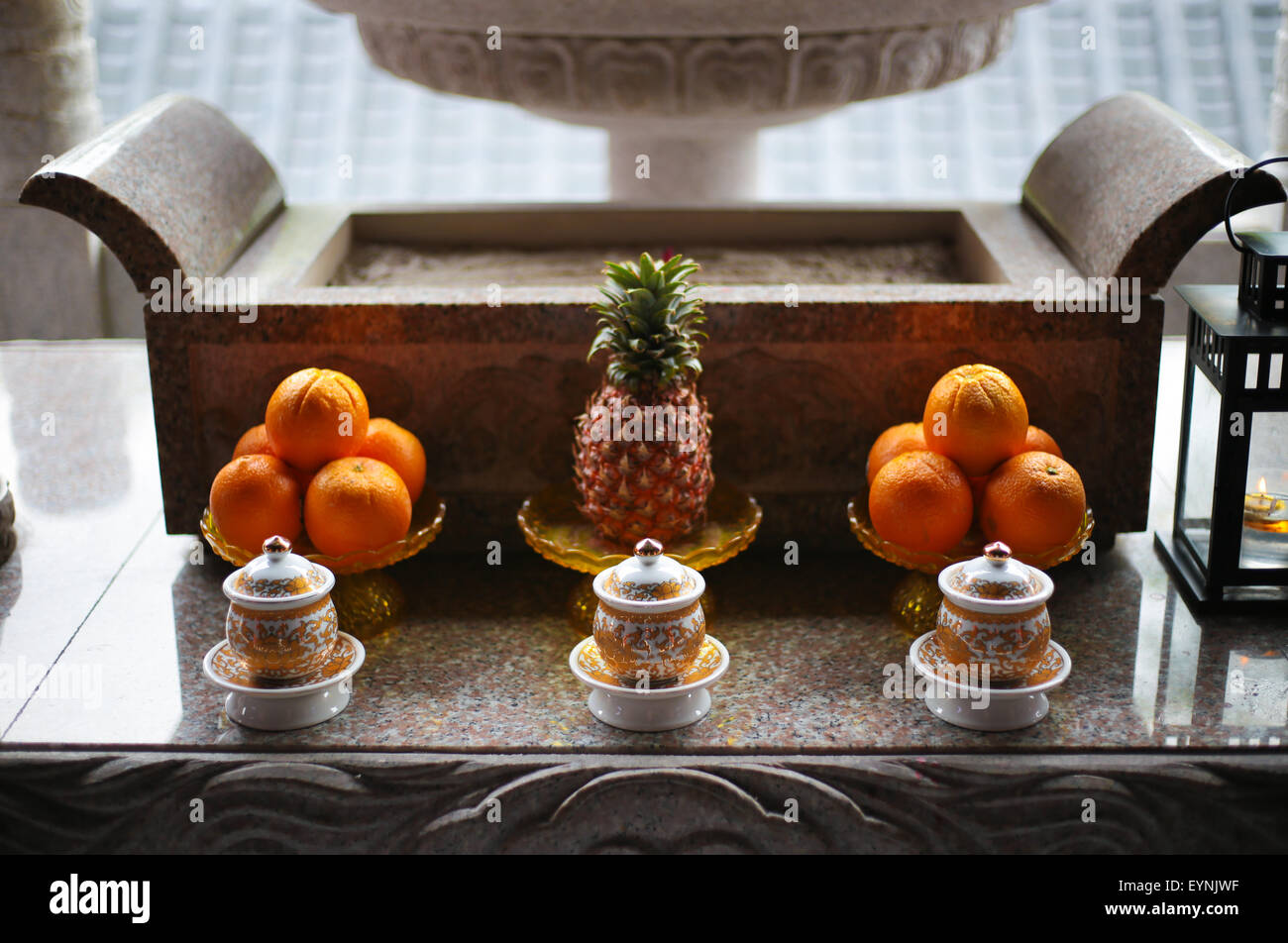 Chinese altar table hi-res stock photography and images - Alamy