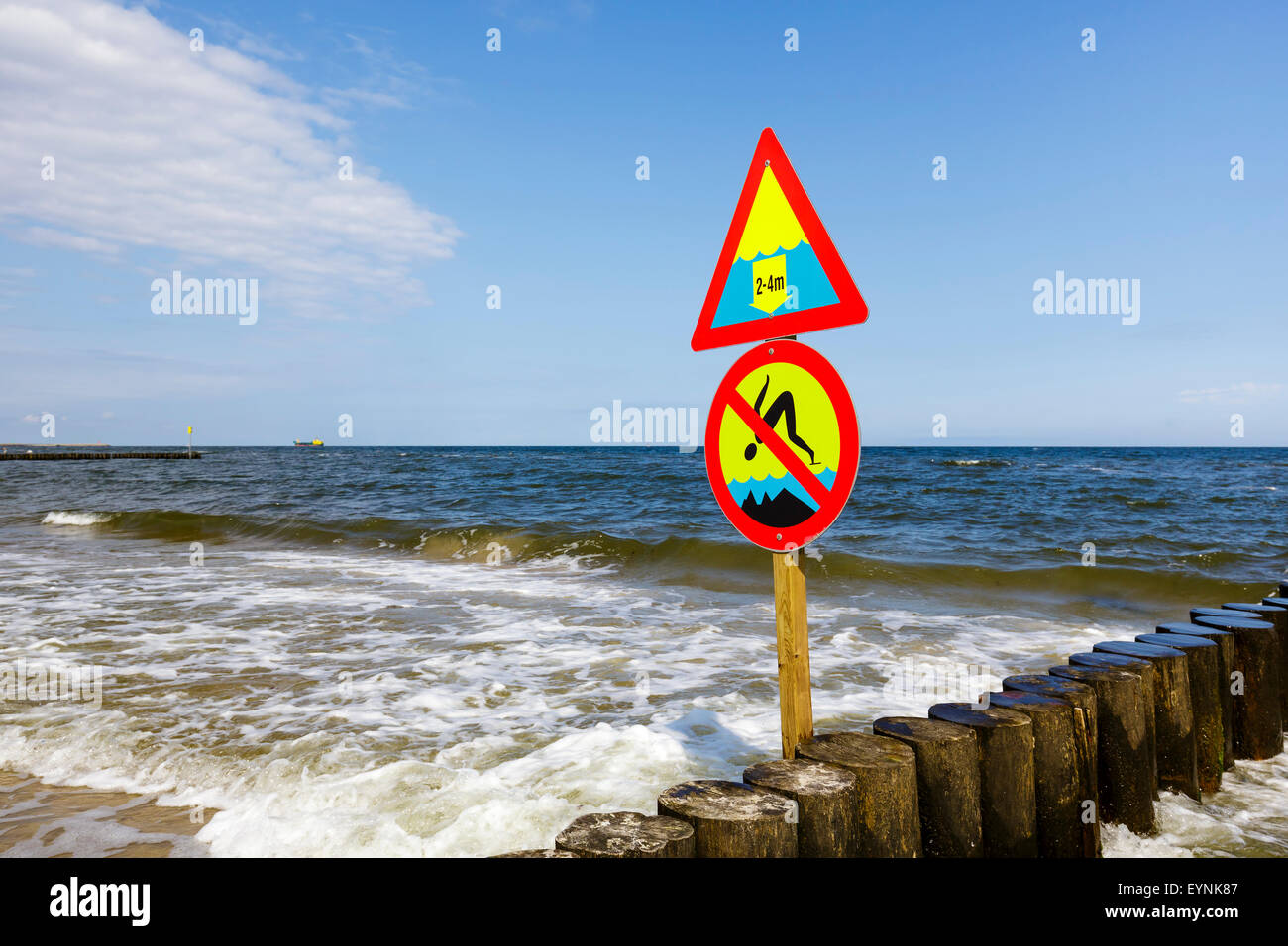No jumping and large depth warning sign Stock Photo - Alamy