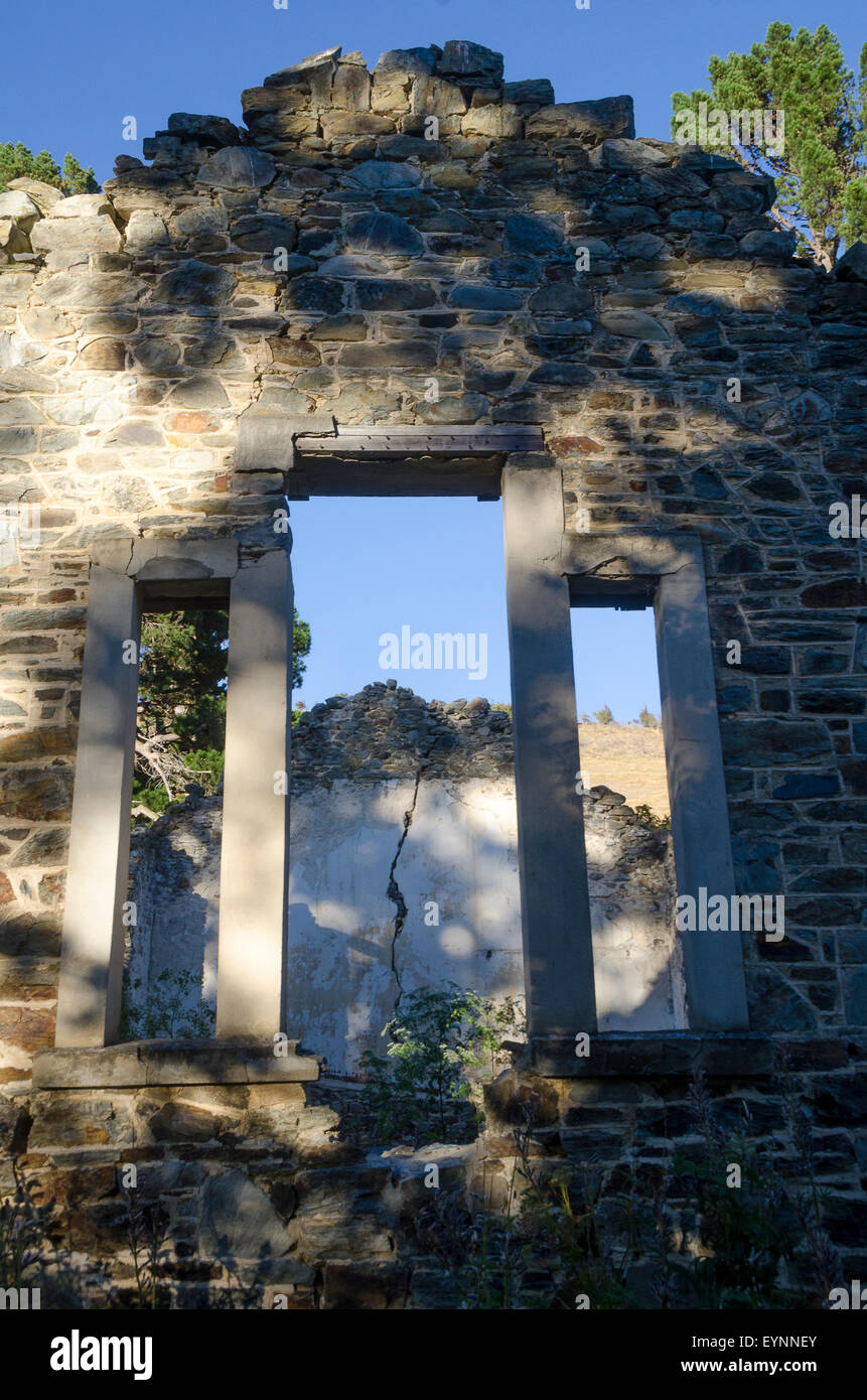 Empty school building hi-res stock photography and images - Alamy