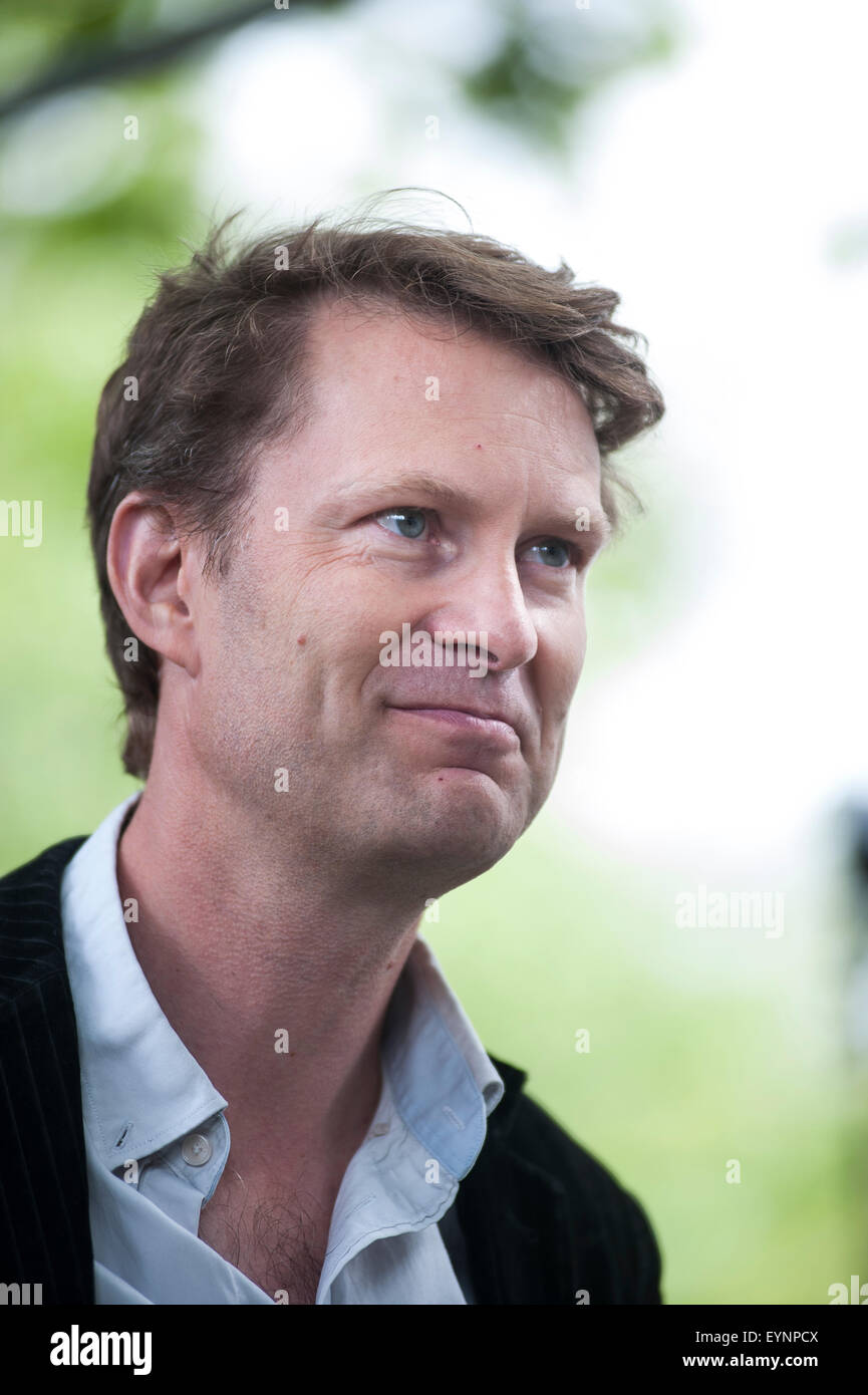 British journalist luke harding hi-res stock photography and images - Alamy
