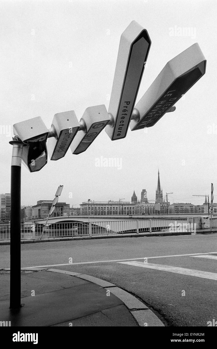 1999 sign hi-res stock photography and images - Alamy