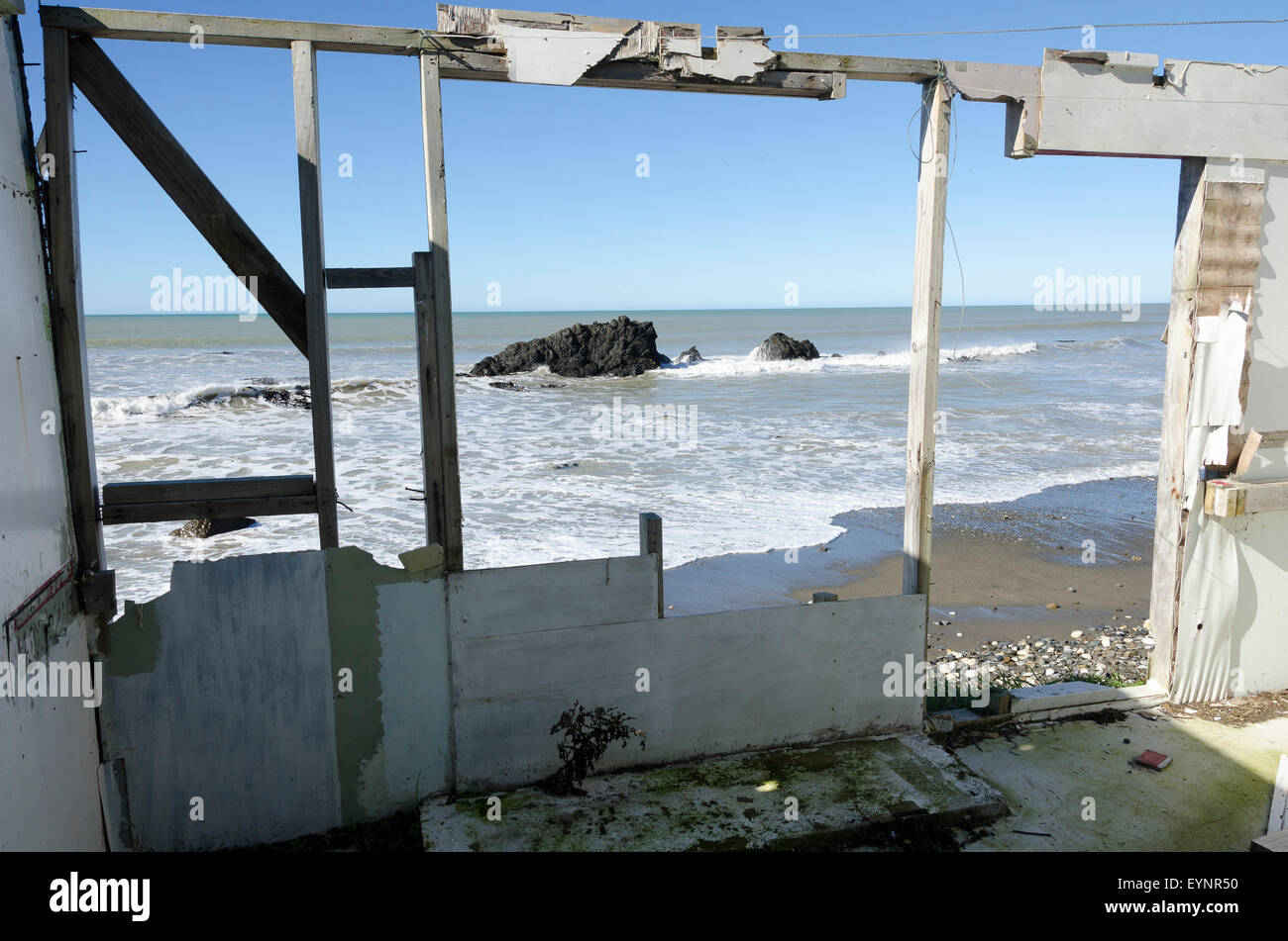 Coastal erosion house hi-res stock photography and images - Alamy