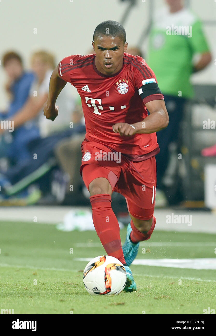Wolfsburg, Germany. 01st Aug, 2015. Munich's Douglas Costa in action ...