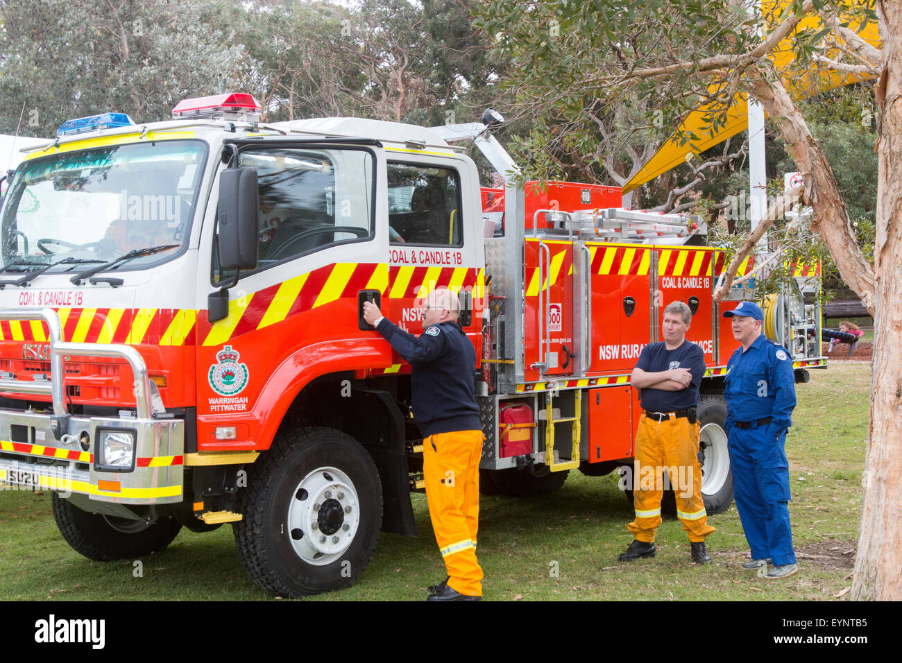 new south wales rural fire service engine and firemen, sydney,australia ...