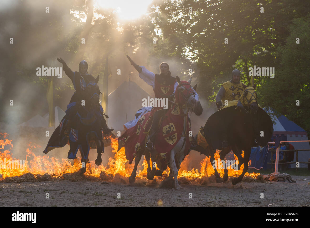 Feuer silhouette hi-res stock photography and images - Alamy