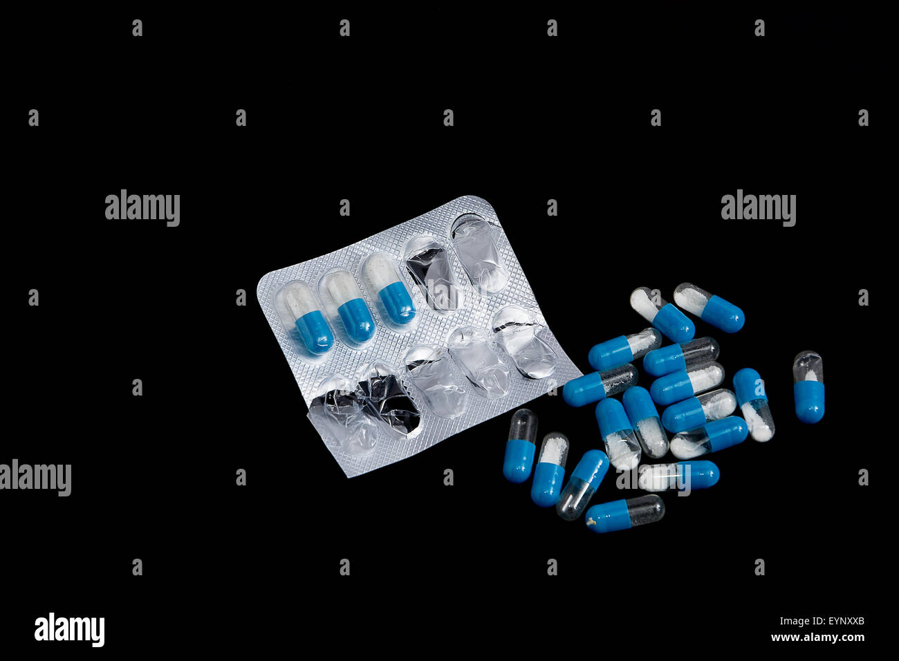 Medecine capsule open hi-res stock photography and images - Alamy