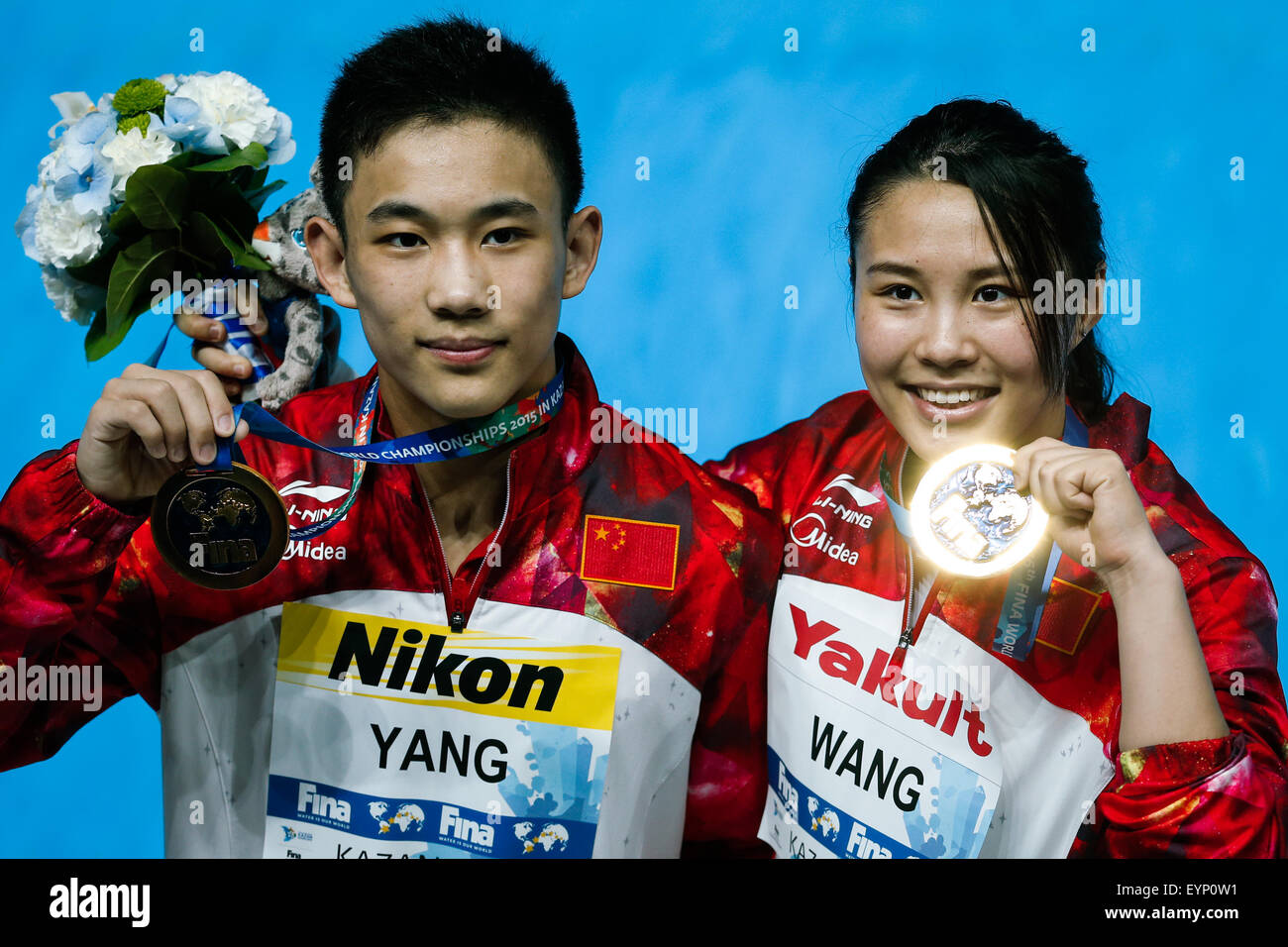 Kazan. 2nd Aug, 2015. China's Wang Han (R) and Yang Hao pose with their ...