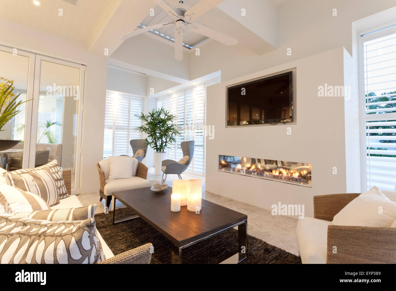 Big comfy couch tv hi-res stock photography and images - Alamy