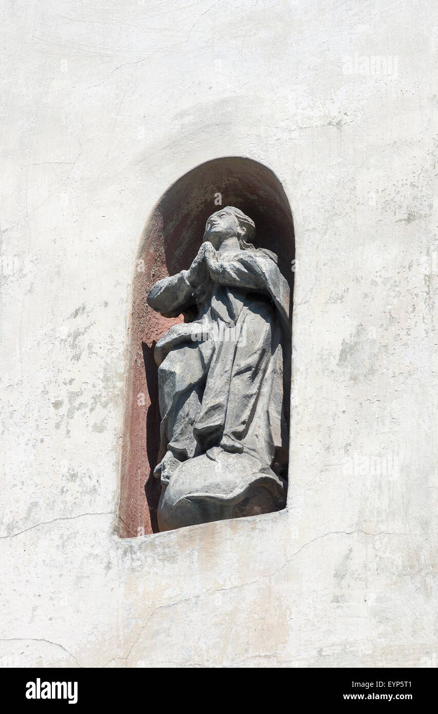 Old man praying statue hi-res stock photography and images - Alamy
