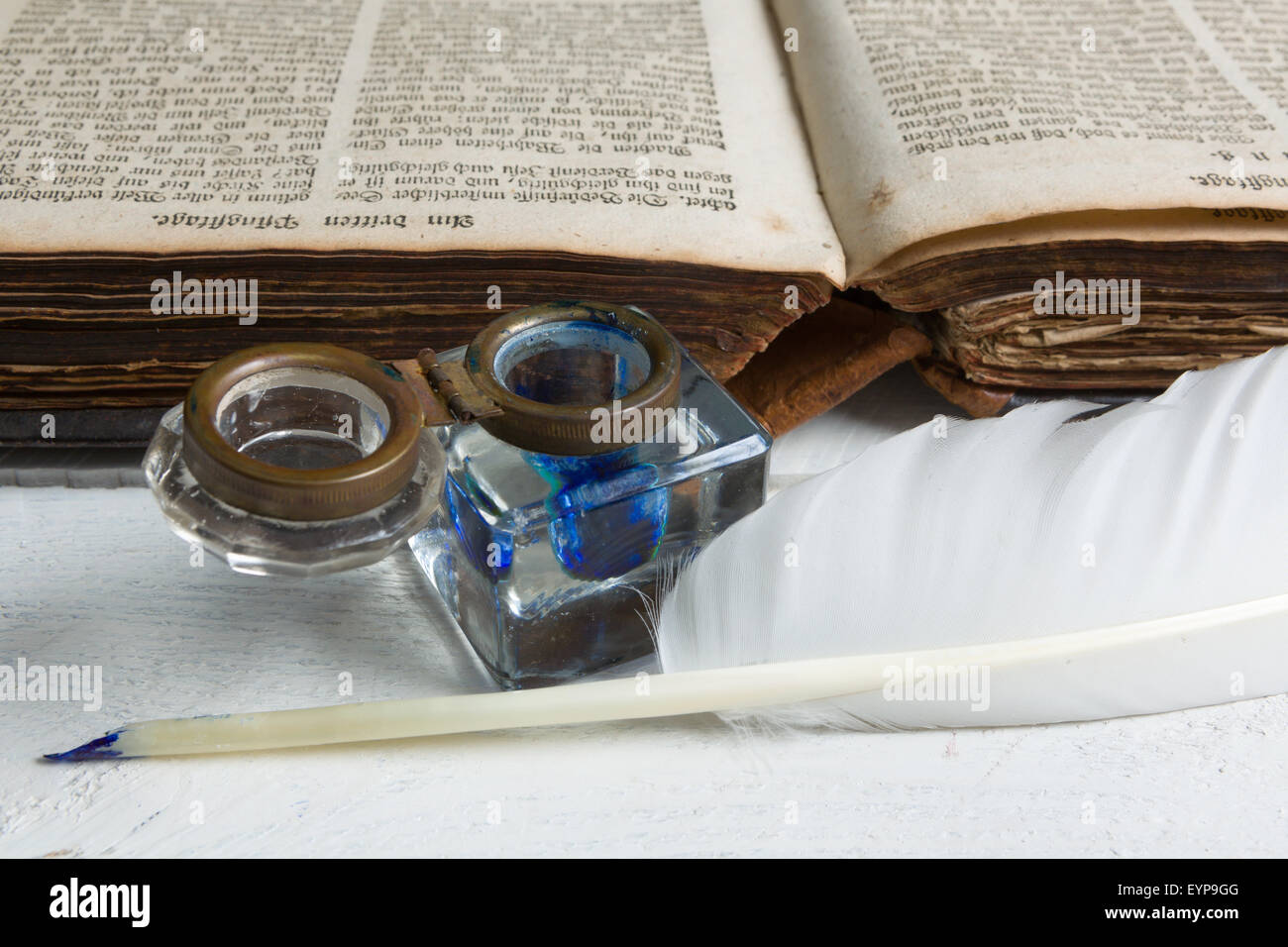 Ink Pot And Quill Pen High Resolution Stock Photography and Images - Alamy