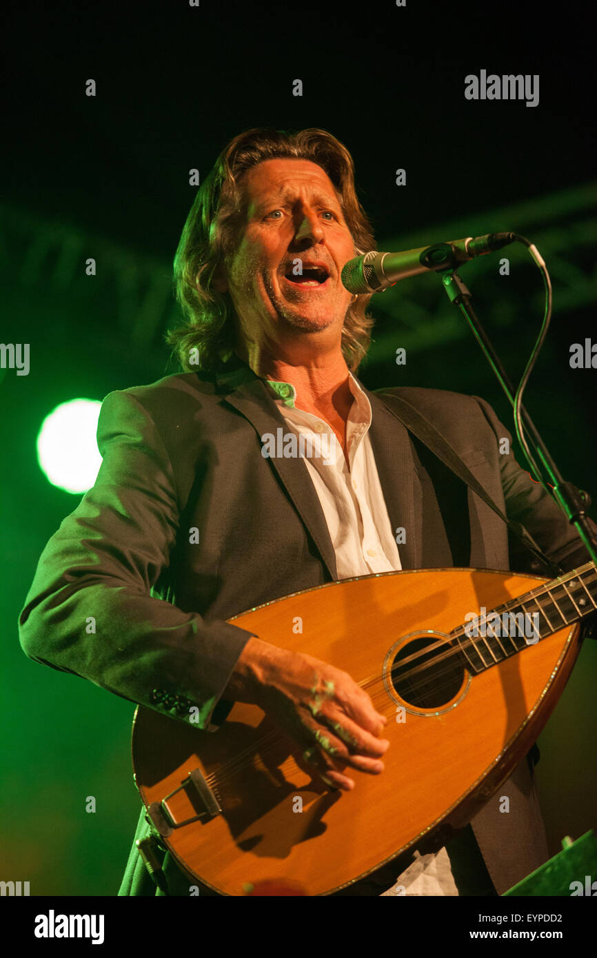 Sidmouth, Devon, 2nd Aug 2015. Steve Knightley of "Show of Hands" on ...