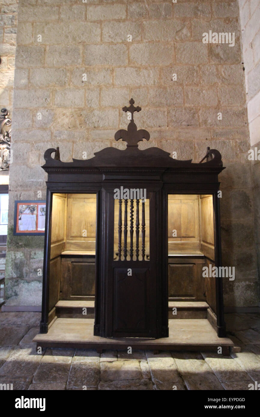 Confessional box hi-res stock photography and images - Alamy