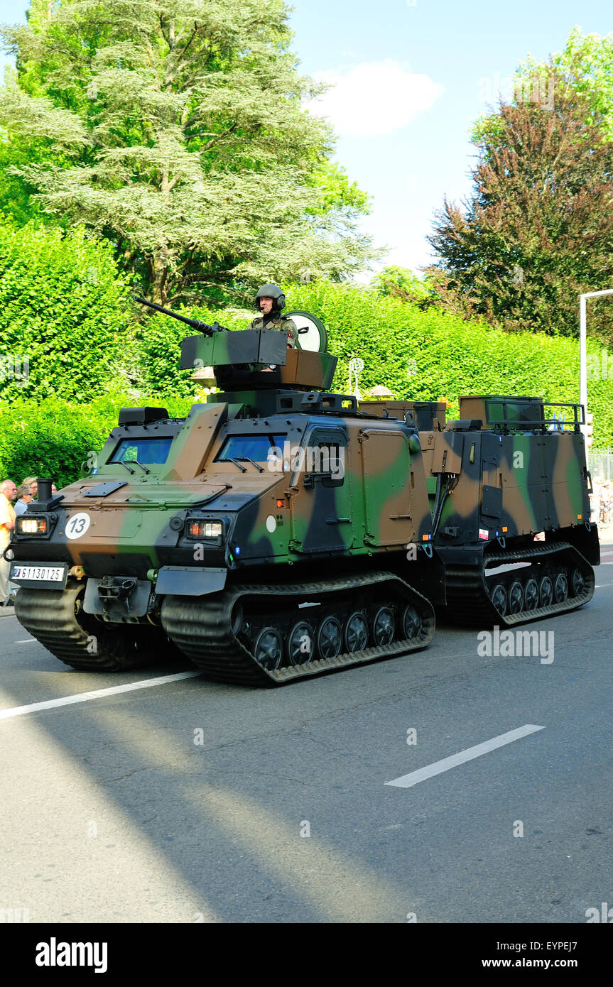 Storming the bastille celebration hi-res stock photography and images ...