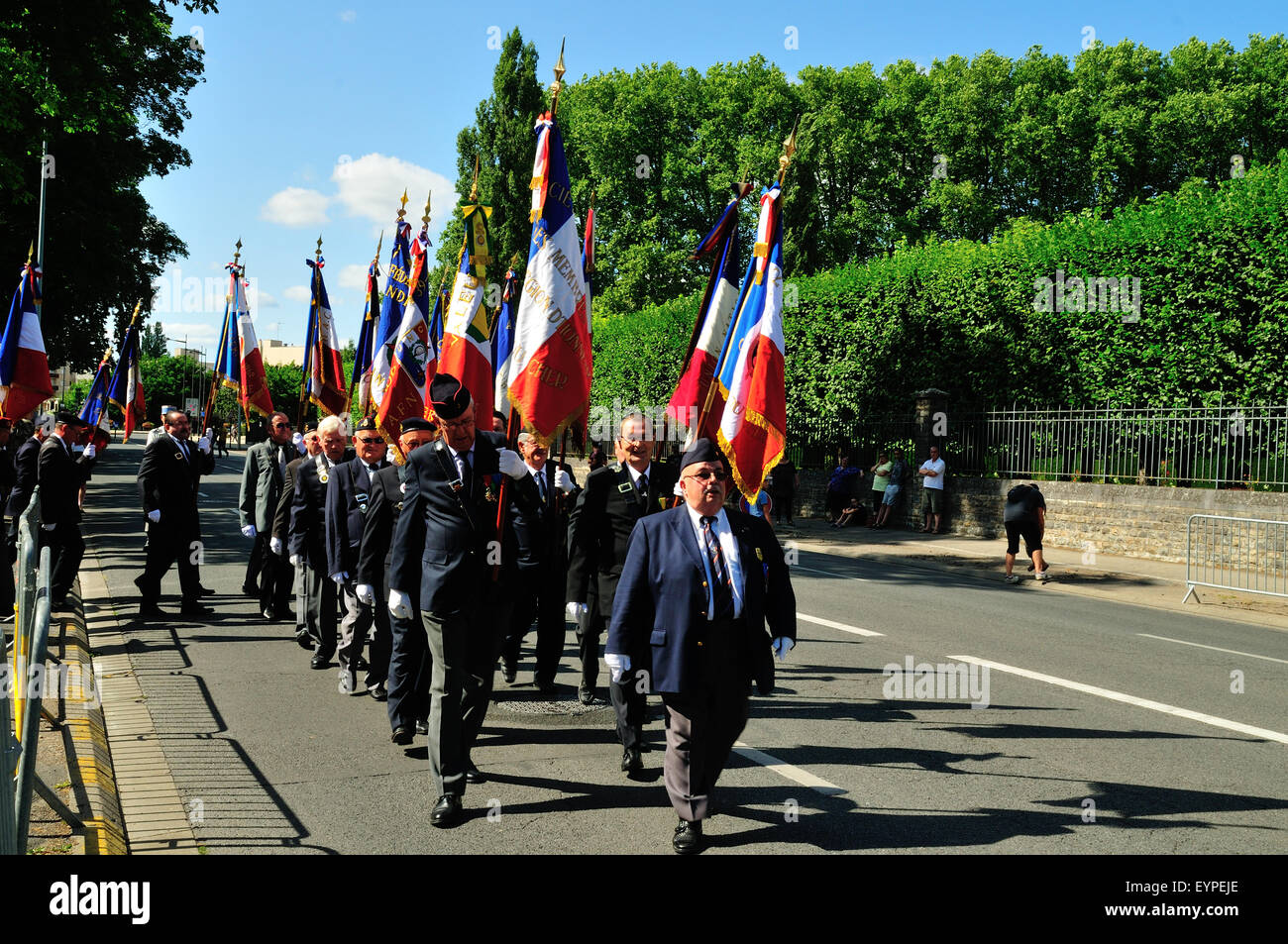 Bastille day parade hi-res stock photography and images - Alamy