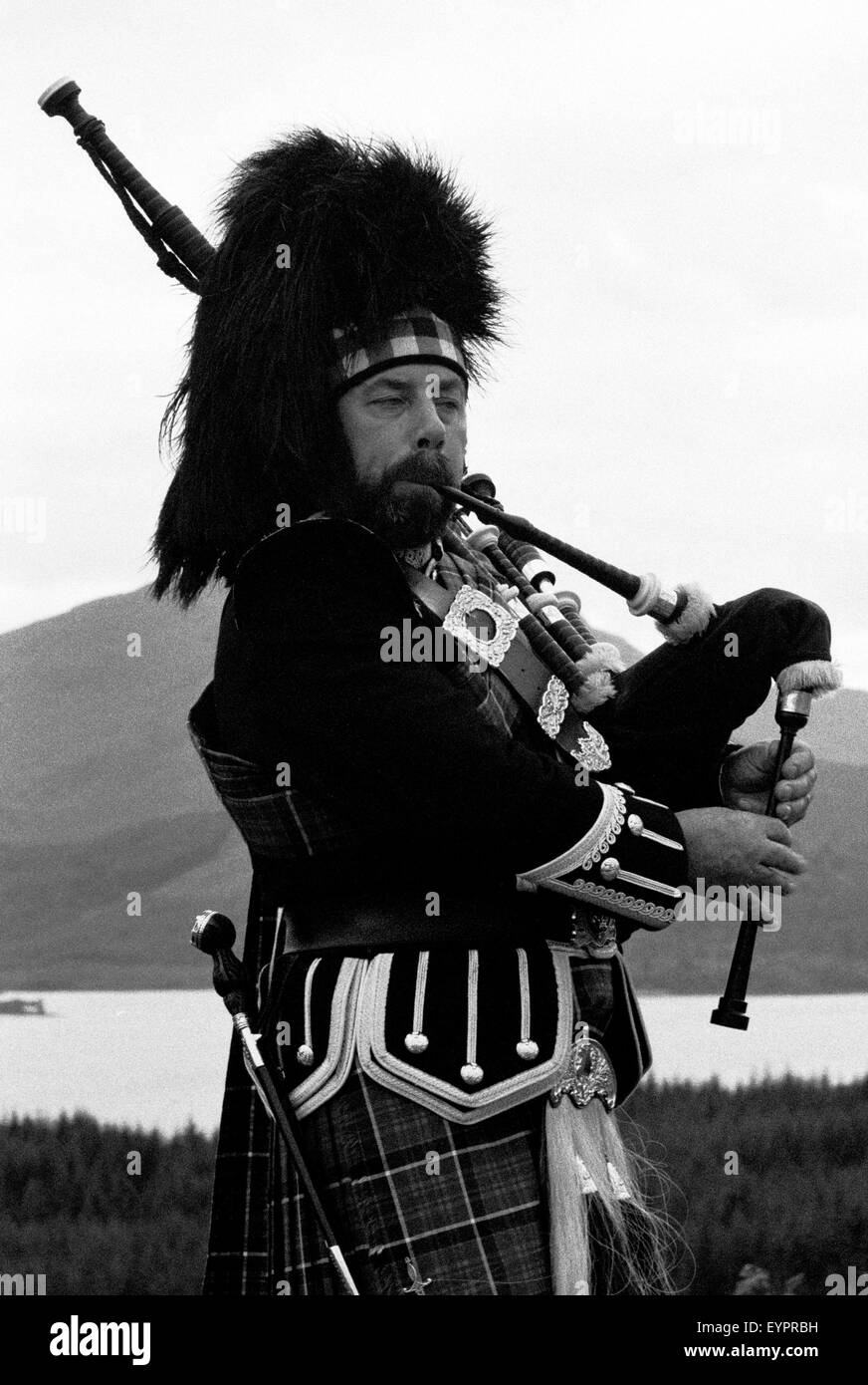 Scottish piper Black and White Stock Photos & Images - Alamy