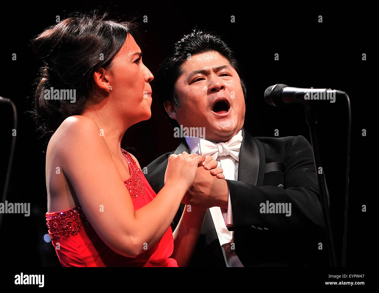 Spanish soprano Auxiliadora Toledano, left, South Korean tenor Jaesig ...