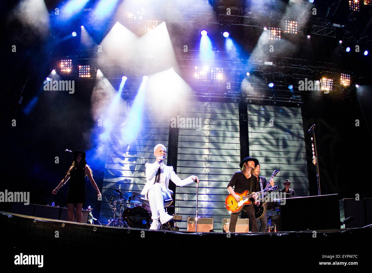 Noel gallagher’s high flying birds hi-res stock photography and images ...