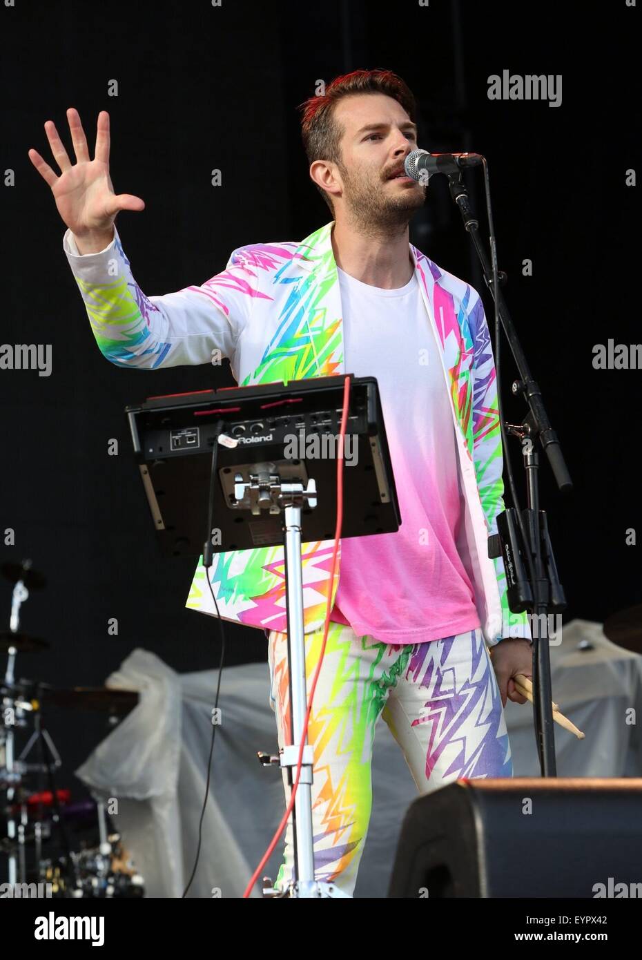 Bright Light Bright Light perform live in concert at the Kent ...