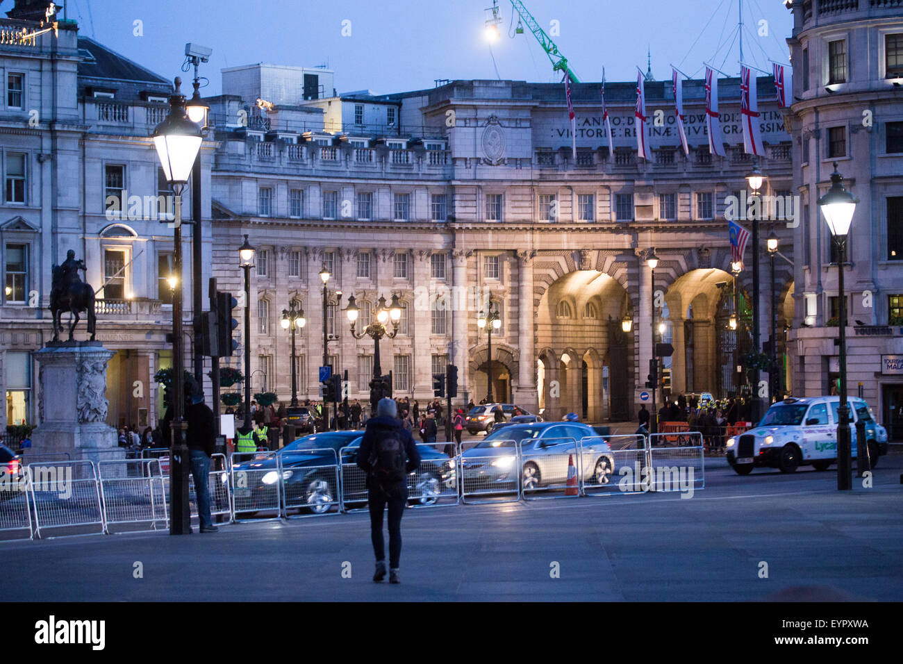 Londons Trafalgar Square shut down for the filming of Bond. Featuring ...