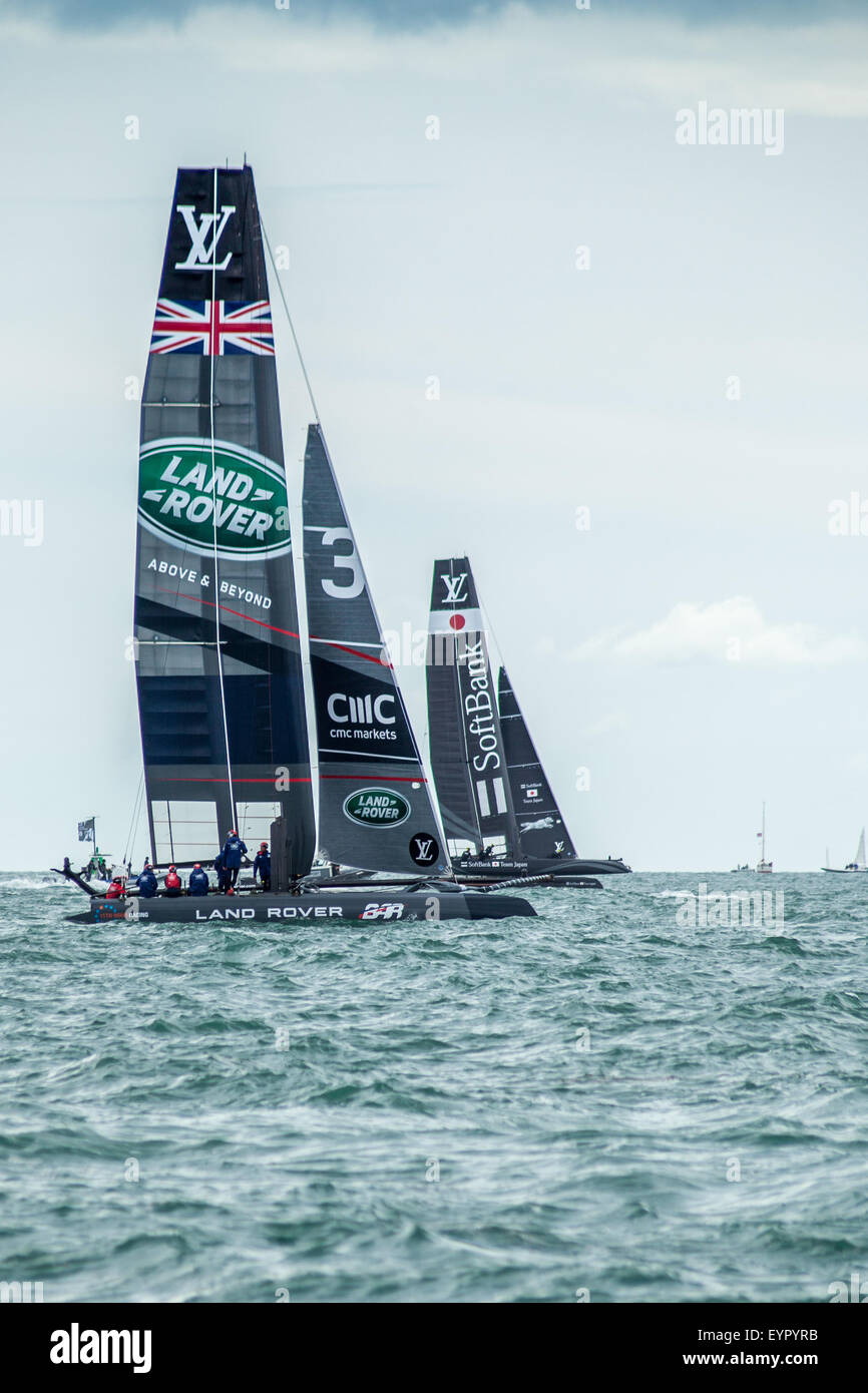 Land rover boat hi-res stock photography and images - Alamy