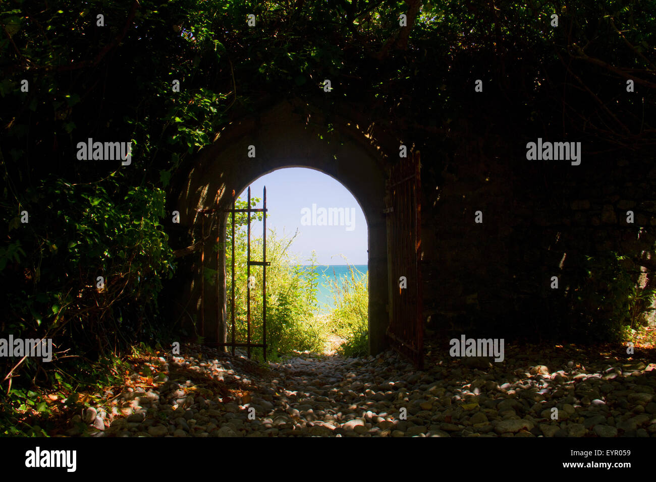 Old wall and gate hi-res stock photography and images - Alamy
